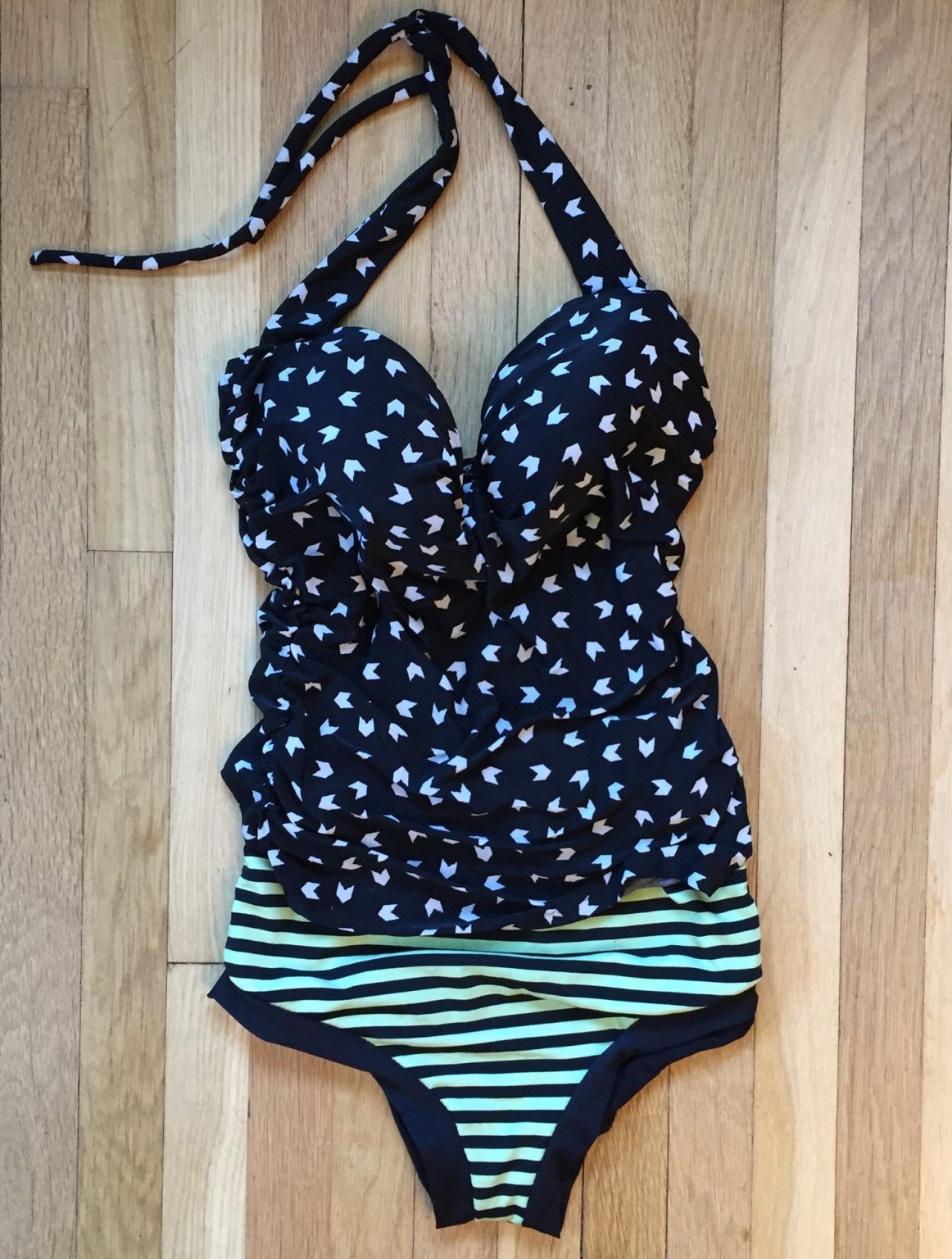 Mi az a tankini? Ki viseljen tankinit? - Your Style Guide